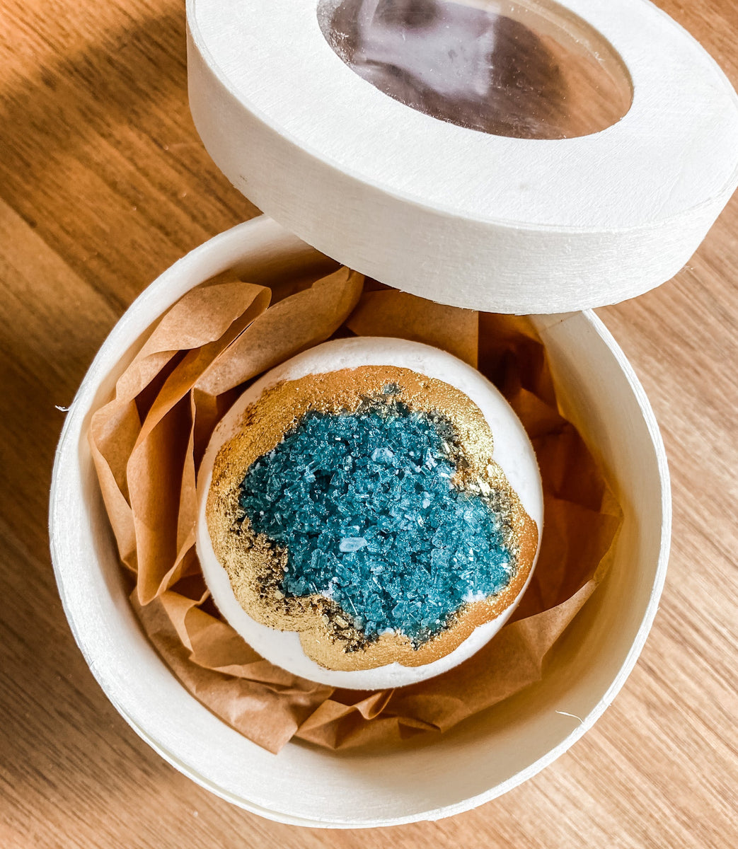 Emerald Empowerment Crystal Bath Bomb – Fly Avi Fly